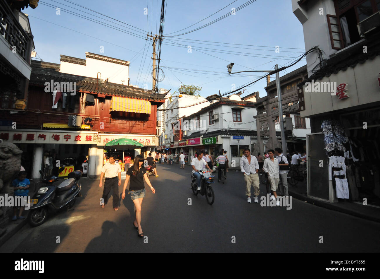 Yuyuan market bazaar area Shanghai China Stock Photo - Alamy