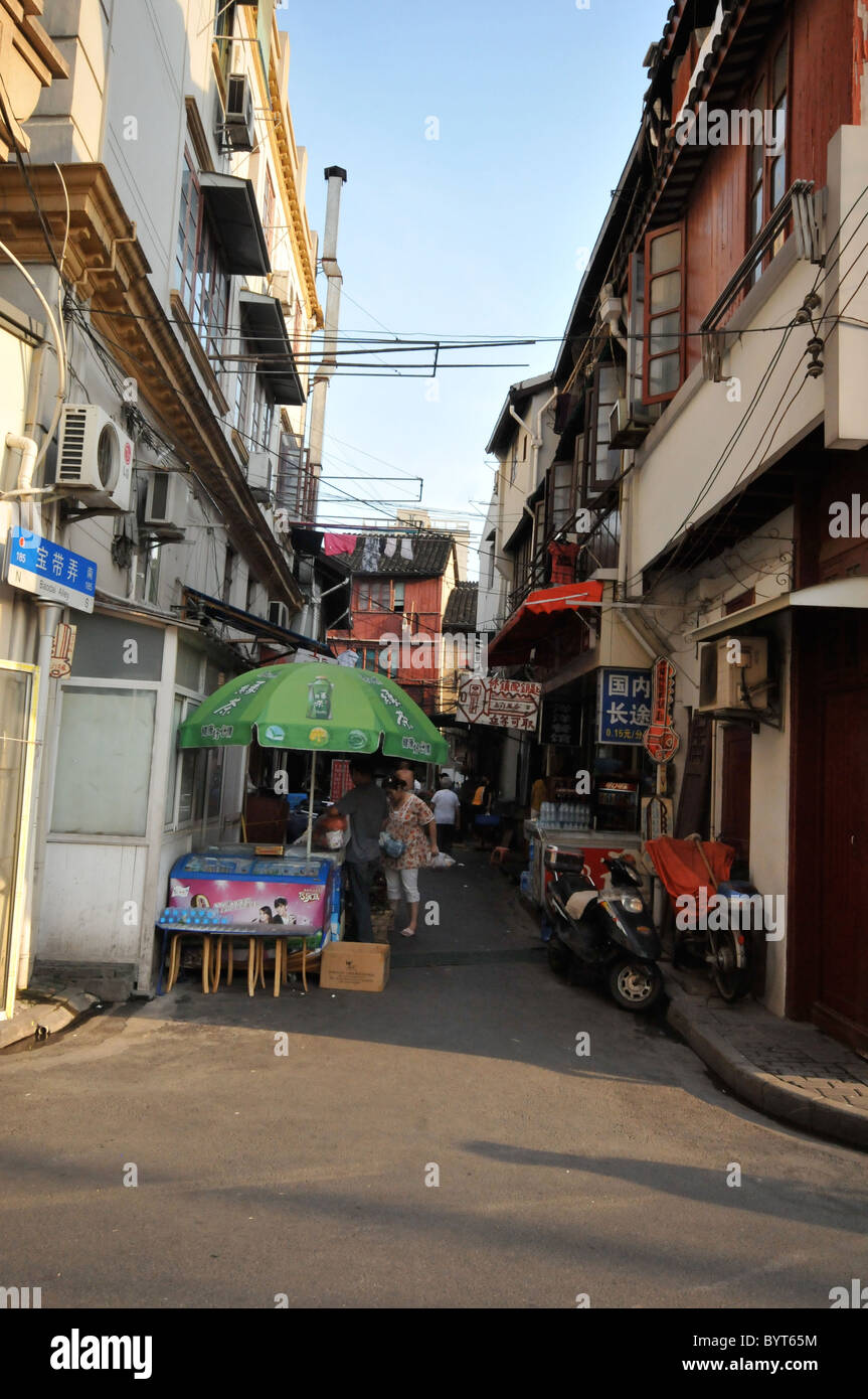 Yuyuan market bazaar area Shanghai China Stock Photo - Alamy