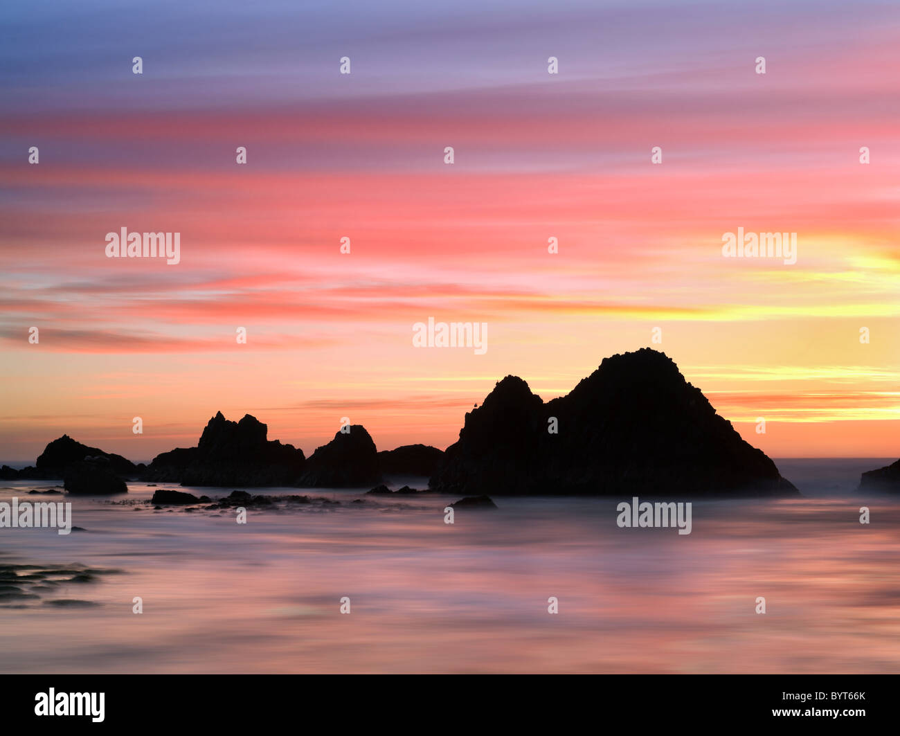 Red tide beaches hi-res stock photography and images - Alamy