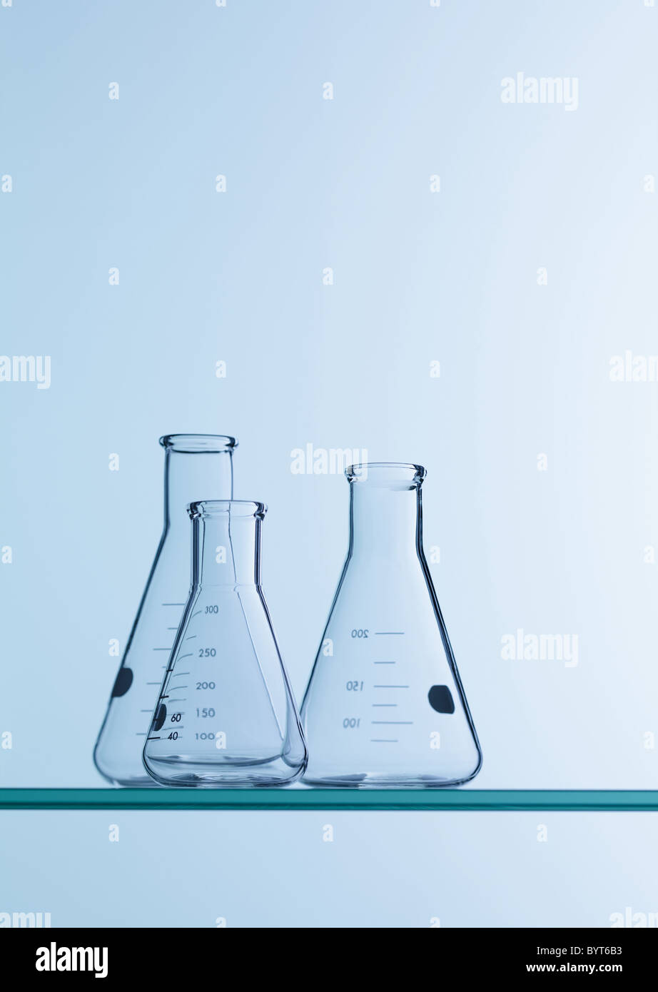 Three conical flasks hi-res stock photography and images - Alamy Three conical flasks hi-res stock photography and images - Alamy