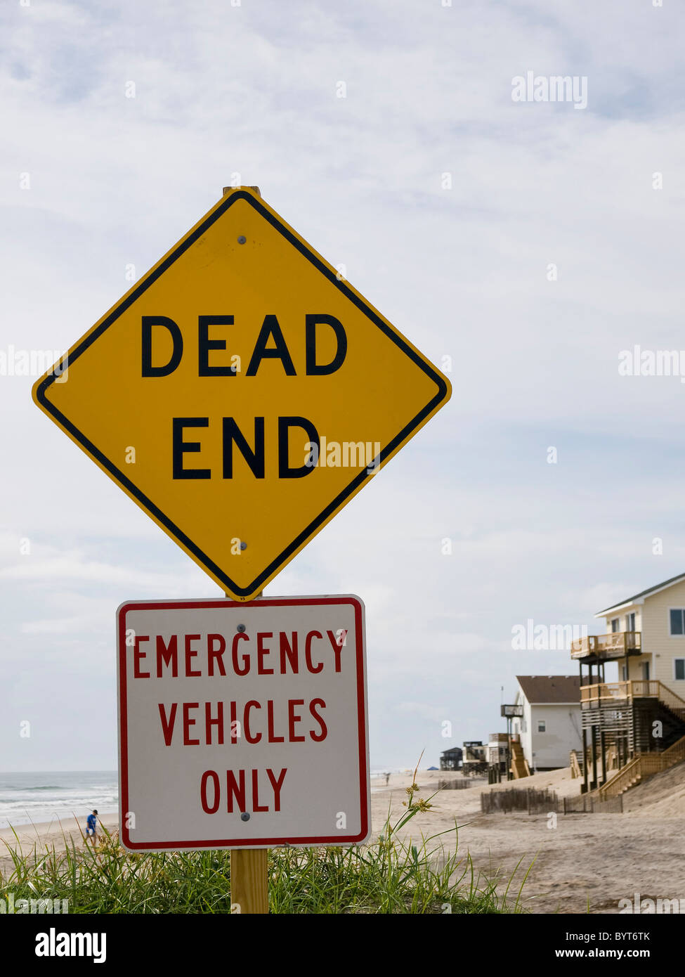End of the road sign Nags Head North Carolina Outer Banks beach lies ...