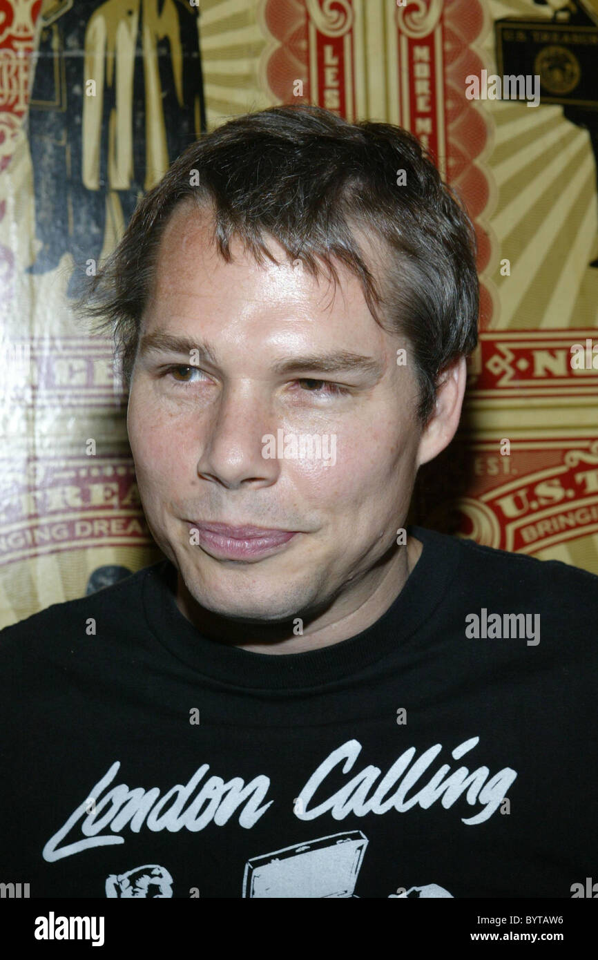 Shepard Fairey E Pluribus Venom - A solo exhibit of Shepard Fairey's ...