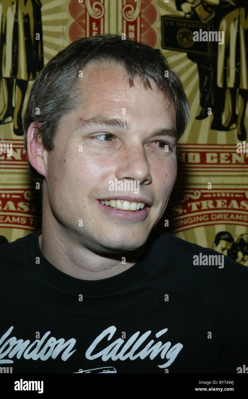 Shepard Fairey E Pluribus Venom - A solo exhibit of Shepard Fairey's ...