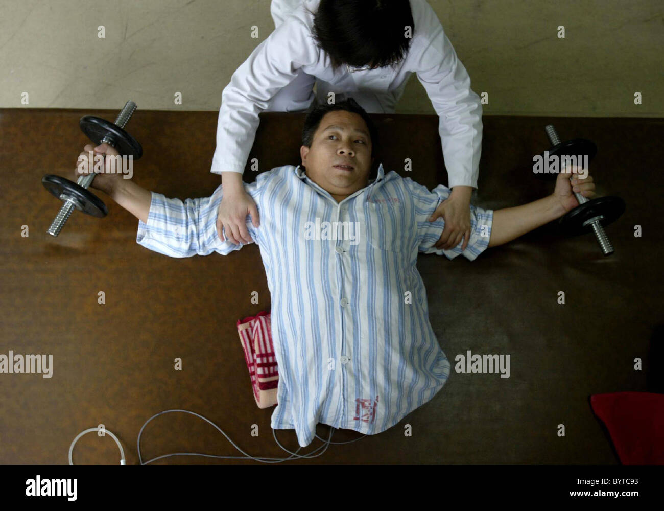 * LEGLESS After losing both his legs in a horrific accident - this man ...