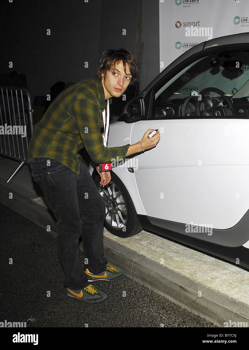 Paulo Nutini Live Earth Germany at the Arena, sponsored by Smart Car ...