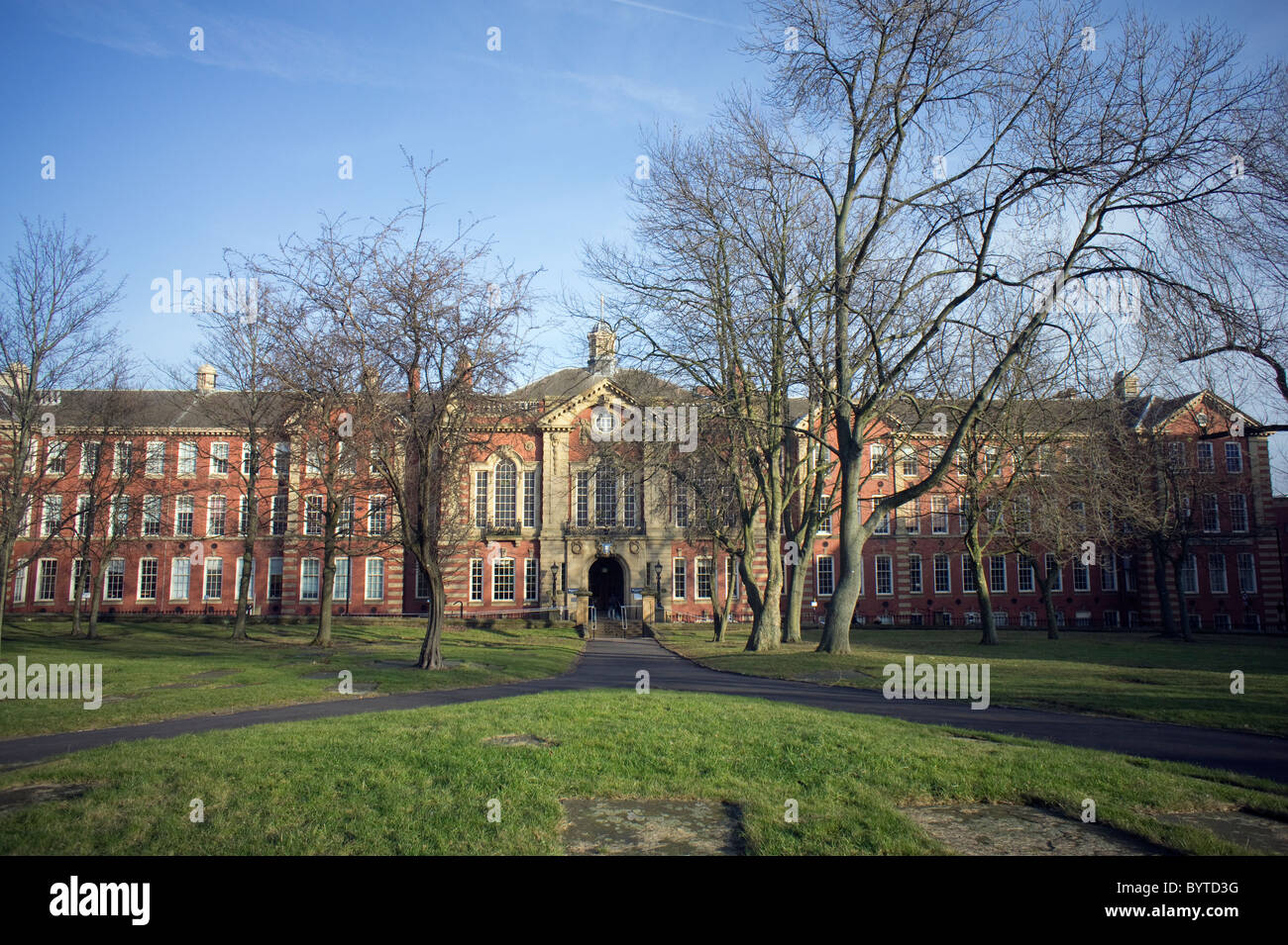 Red brick university building sheffield hi-res stock photography and ...