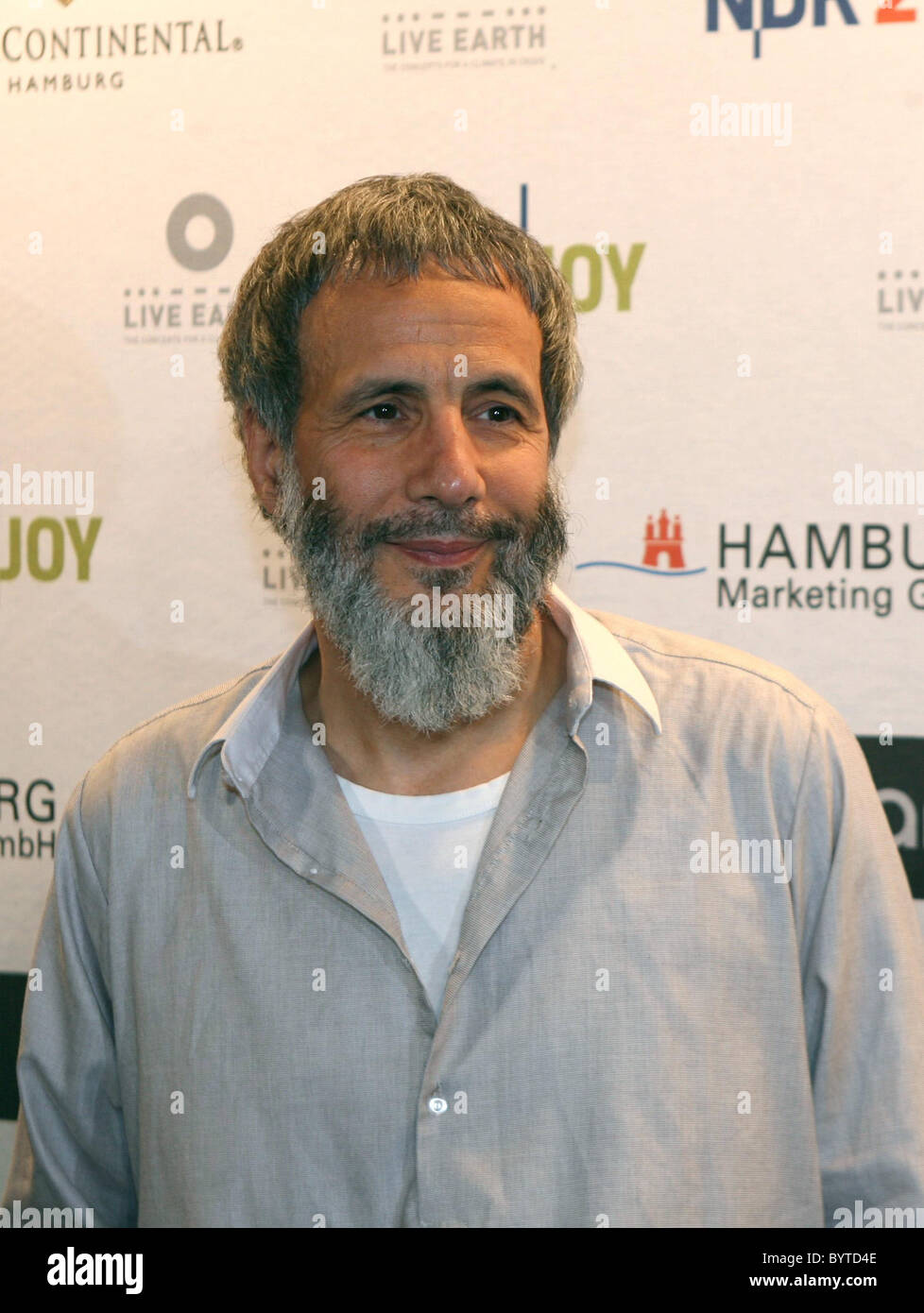 Yusuf Islam aka Cat Stevens Live Earth Germany at the Arena, sponsored ...