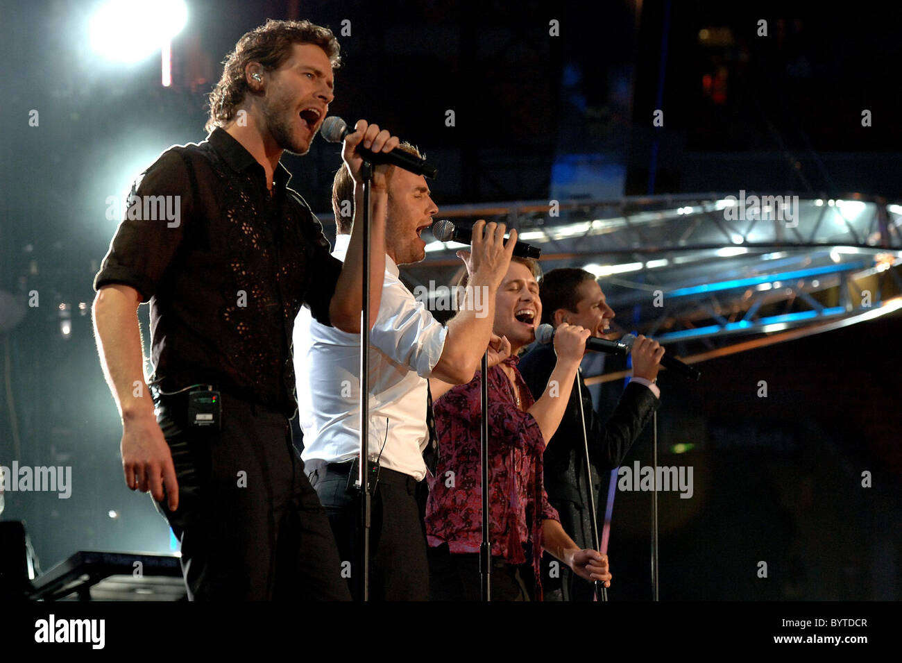Onstage at wembley stadium hi-res stock photography and images - Alamy