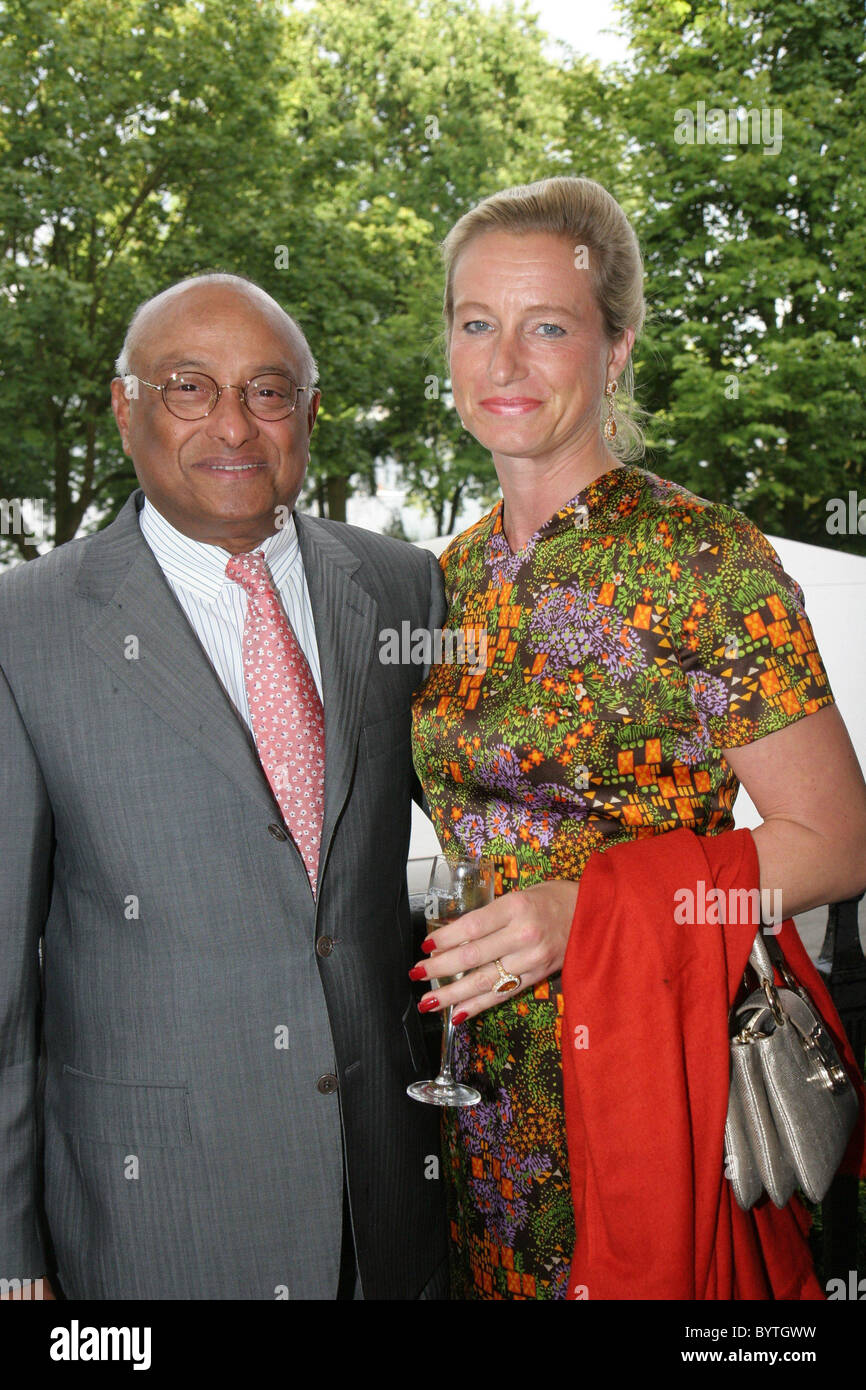 Ian K. Karan and wife Barbara Charity dinner for Kinderjahre foundation ...