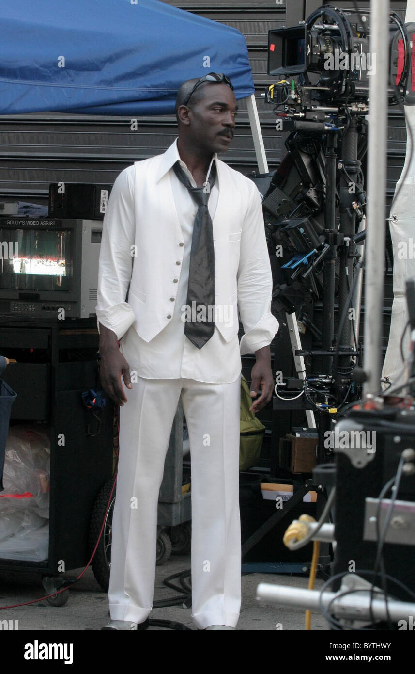 Eddie Murphy's body double on the set of his new movie 'Starship Dave ...