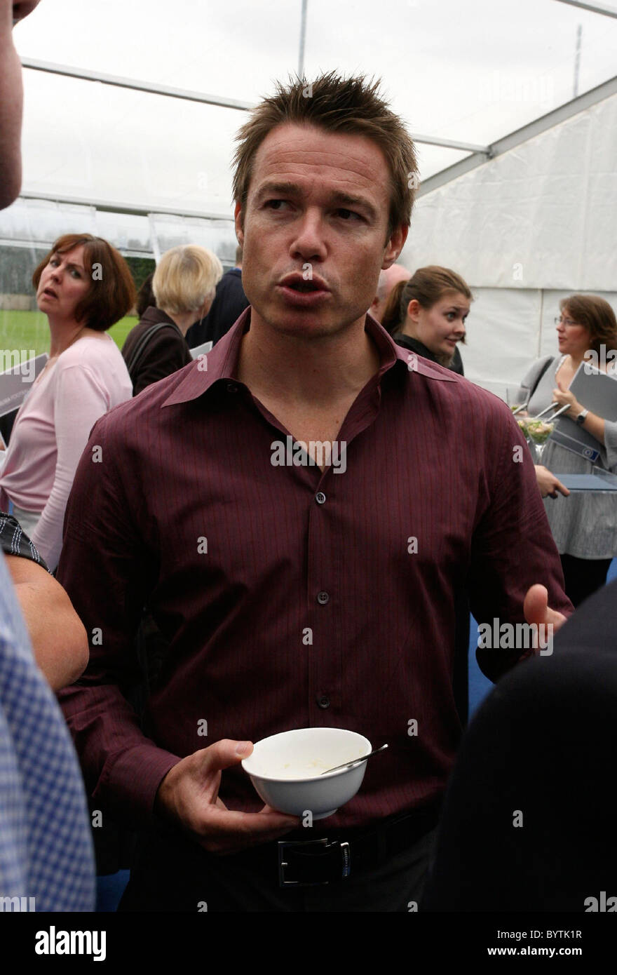 Graeme le saux of chelsea centre hi-res stock photography and images ...