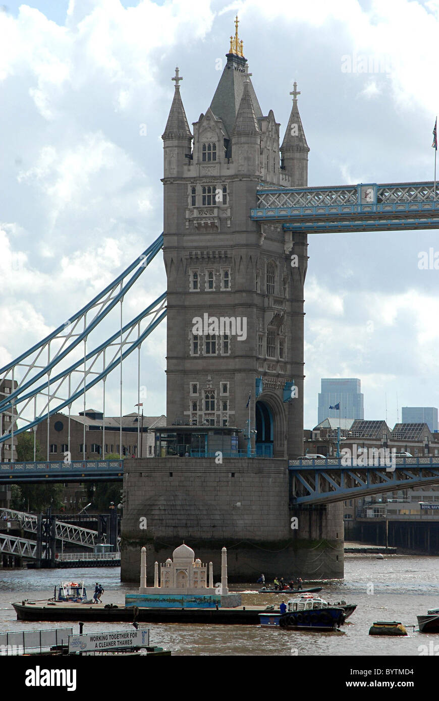 A floating replica of the Taj Mahal sailing down the Thames to launch a ...
