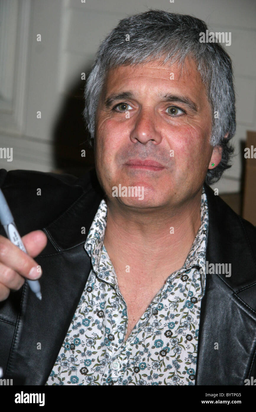 Laurance Juber The Fest For Beatle Fans 2007 at the Grand Ballroom in ...