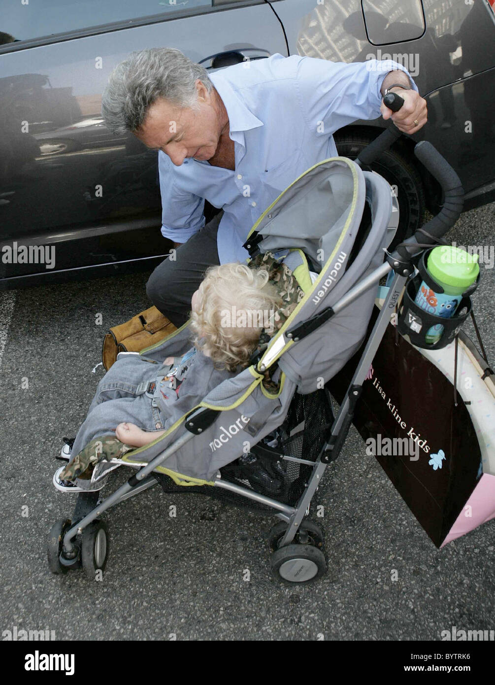 Dustin Hoffman leaving the Ivy restaurant Los Angeles, California - 17. ...