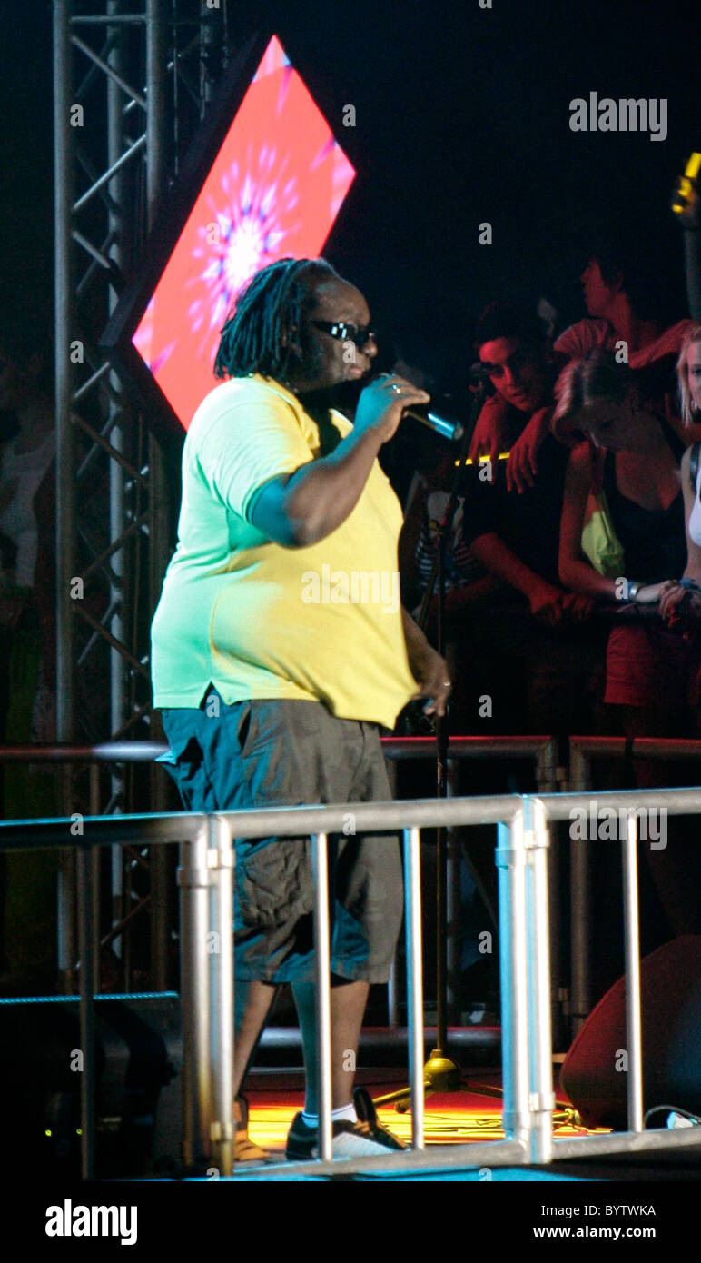 Steve Edwards XFM Music Festival 2007 at Gianpula Fields - day 1 Malta ...