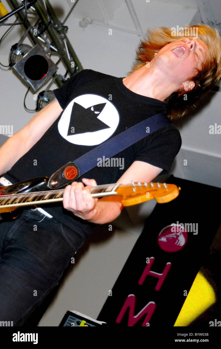 Jasper future art brut perform hi-res stock photography and images - Alamy