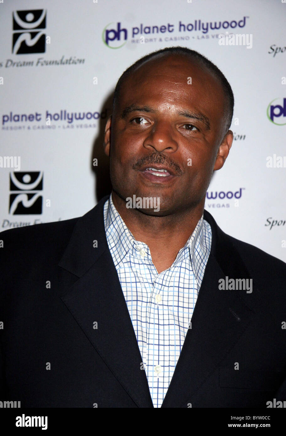 Warren Moon 2007 National Urban Youth Scholarship Fund Reception, 'To ...