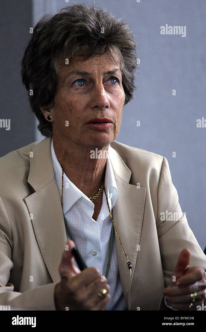 Virginia Wade Sportsmania Promotions - sports memorabilia fair at ...