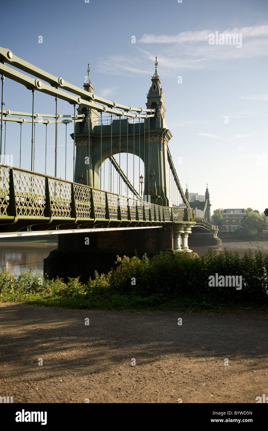 Hammersmith bridge hi-res stock photography and images - Alamy