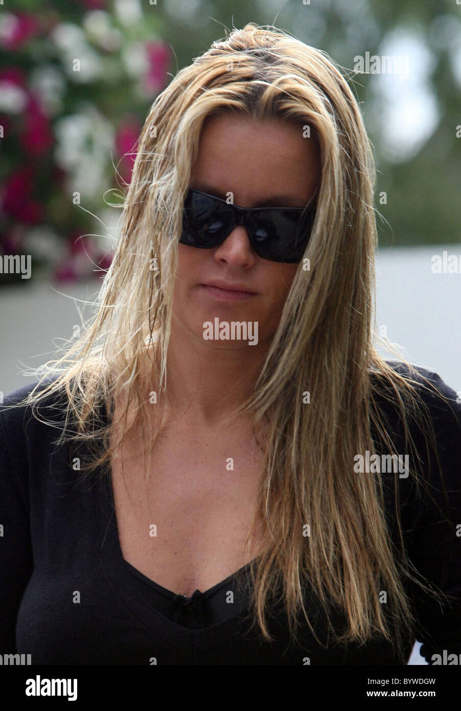 Davinia Taylor spends the afternoon with her husband Dave Gardner and ...