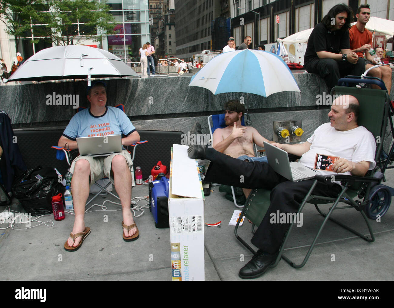 People camping outside the Apple Store for the iPhone to go on sale ...