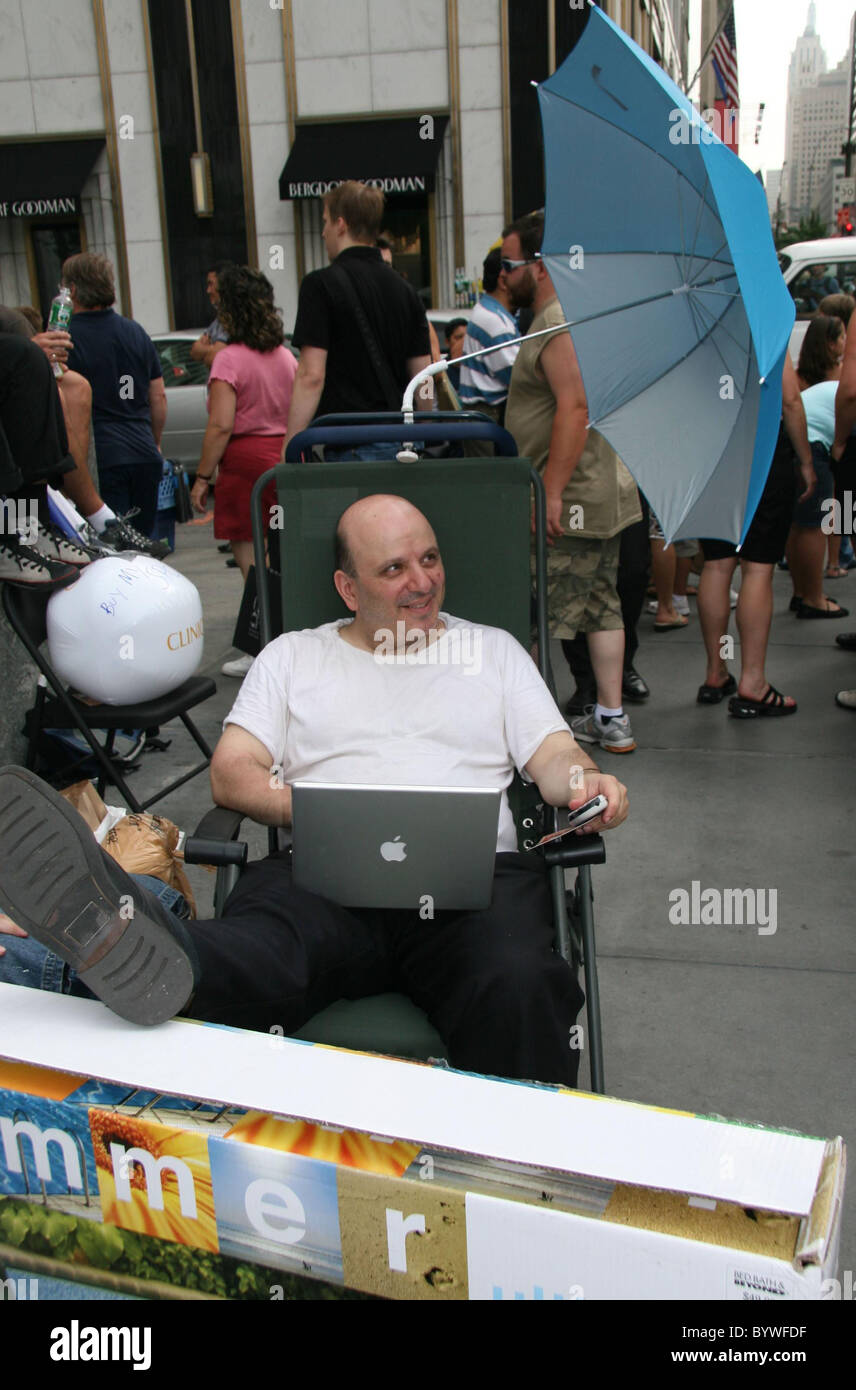 People camping outside the Apple Store for the iPhone to go on sale ...