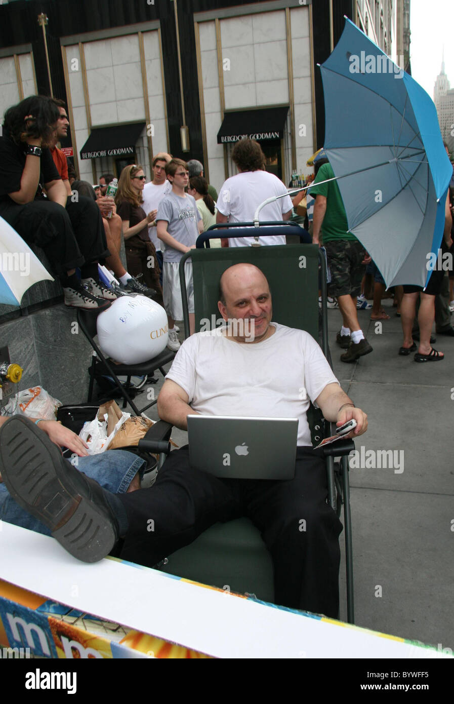 People camping outside the Apple Store for the iPhone to go on sale ...
