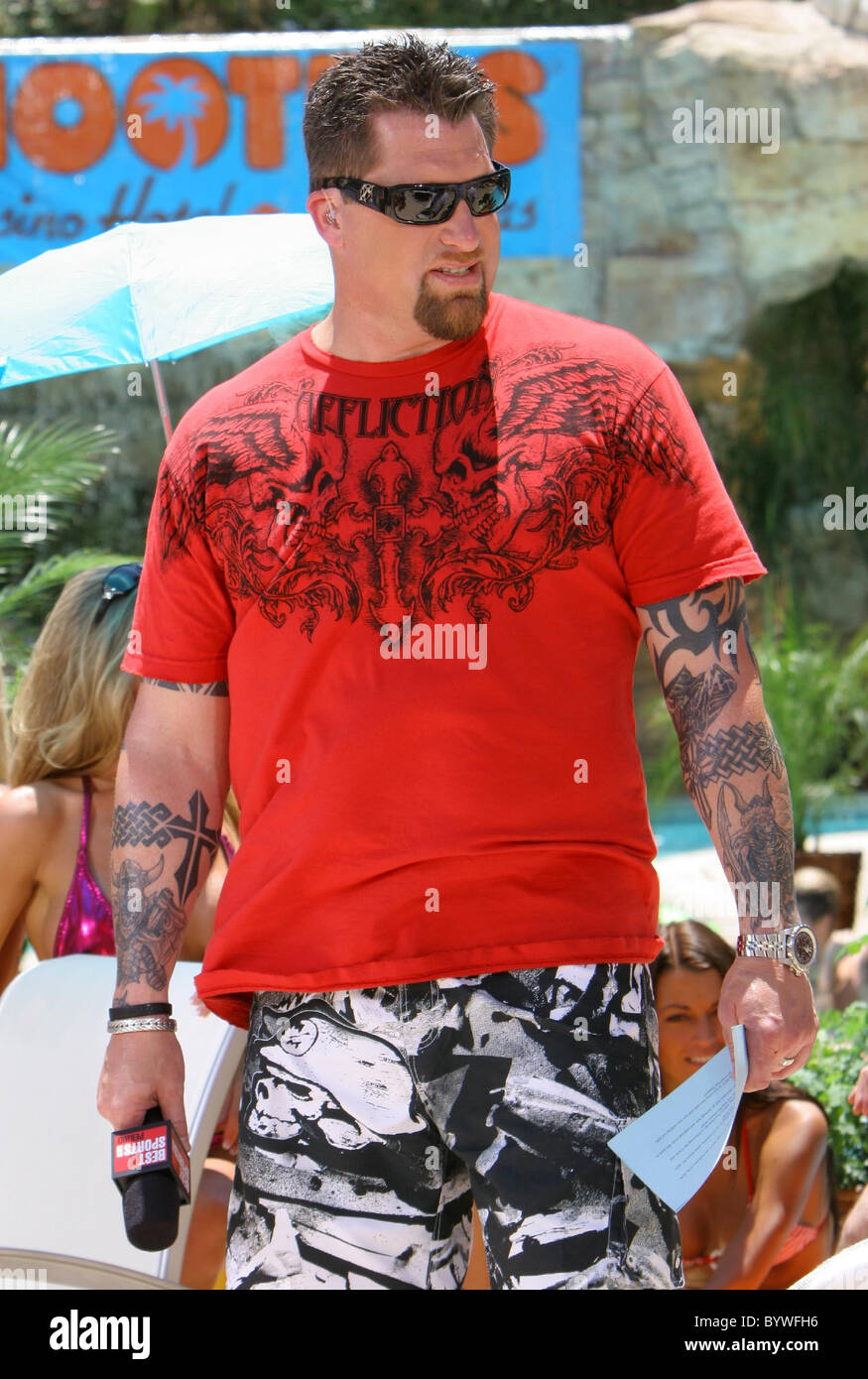 Rob Dibble filming 'The Best Damn Sports Show Period' at Hooters Hotel ...