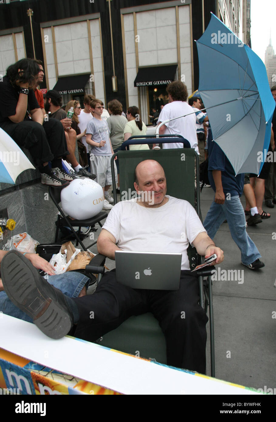 People camping outside the Apple Store for the iPhone to go on sale ...