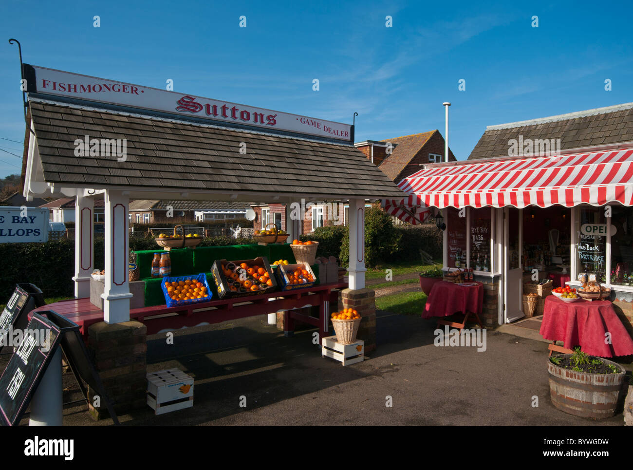 Local shopfront shop hi-res stock photography and images - Alamy