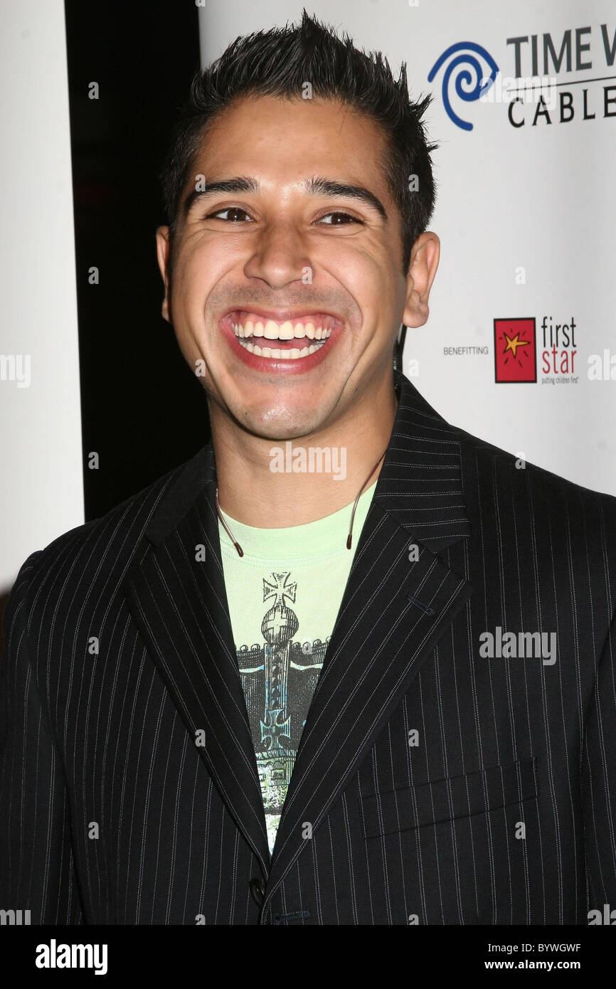 Eric Rivera 2007 Latino Laugh Festival Finale, Hosted by Carlos Mencia ...