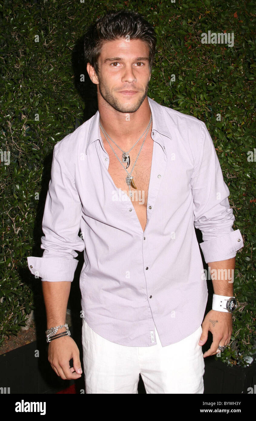 Jason Chambers Paint The Future cocktail event to benefit the Walk With ...