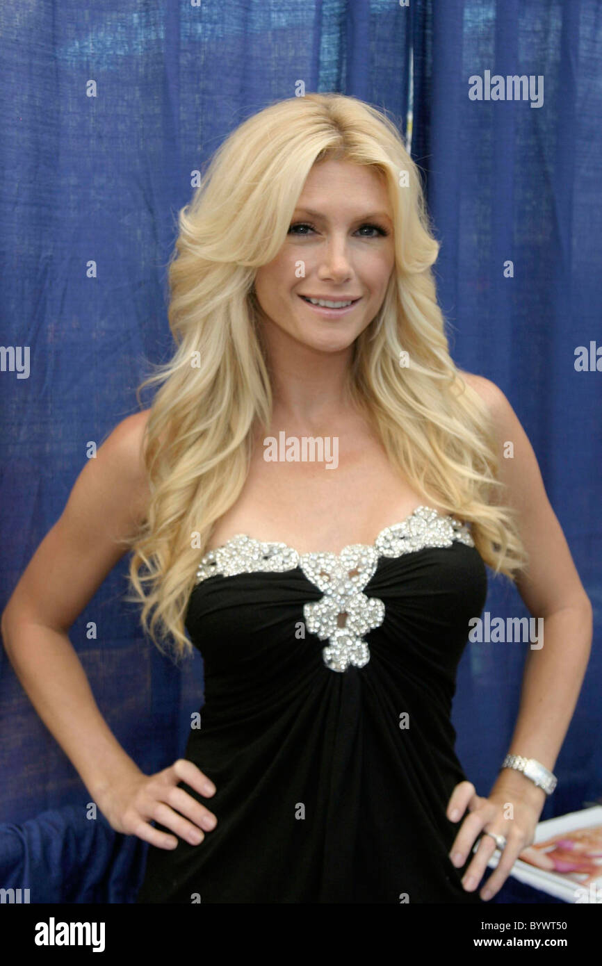 Brande Roderick ComicCon Convention 2007 - Day 2 San Diego Convention ...