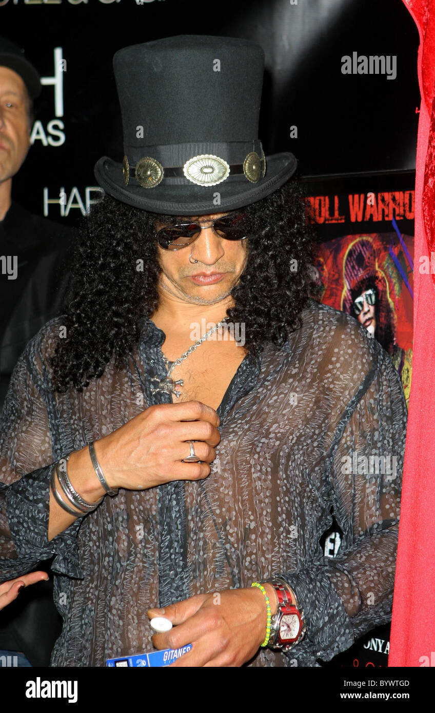Slash Slash and iconic rock photographer Robert Knight are honored at ...