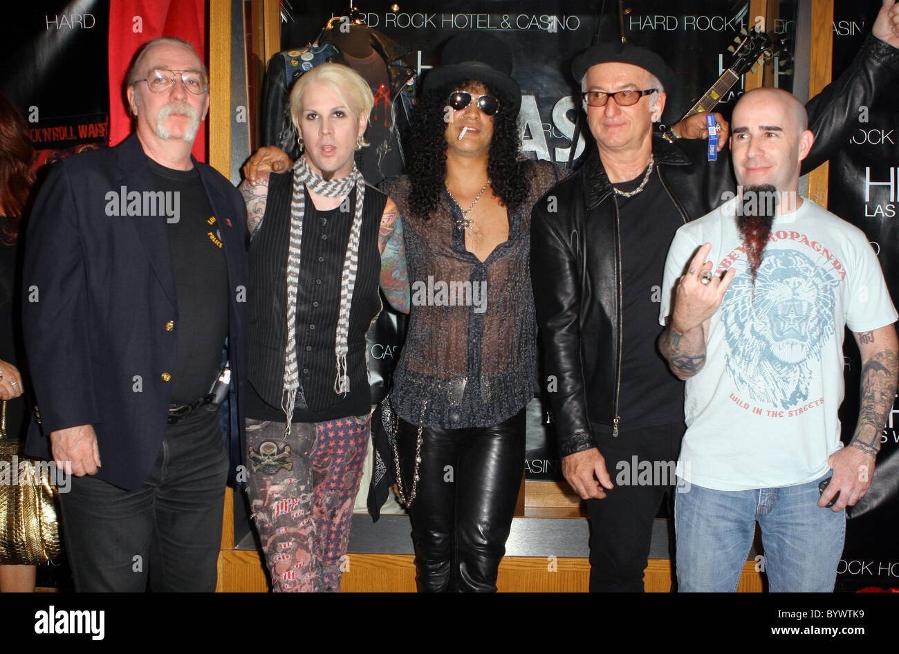 Jeff Baxter, John Five, Slash, Robert Knight and Scott Ian Slash and ...