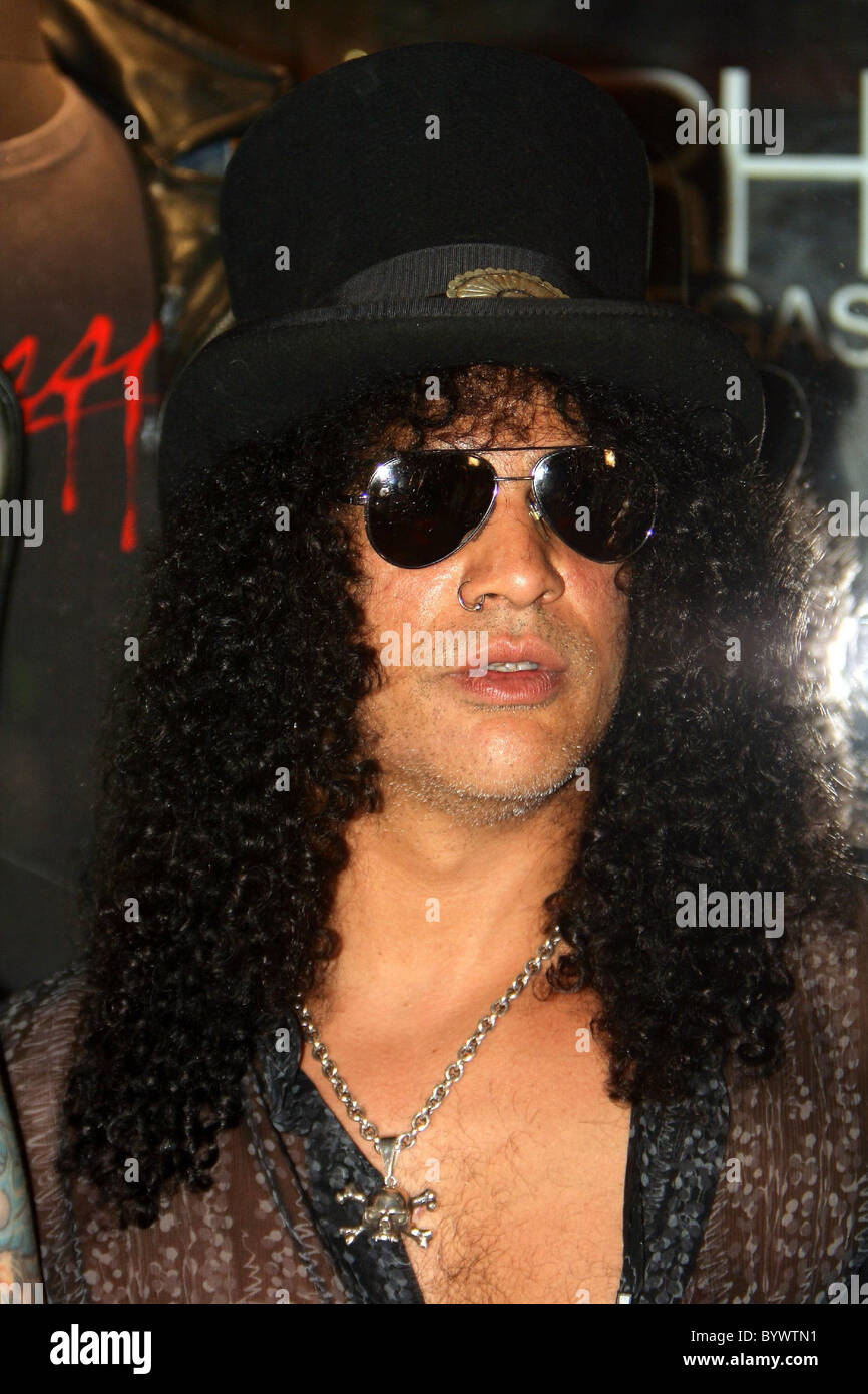 Slash Slash and iconic rock photographer Robert Knight are honored at ...