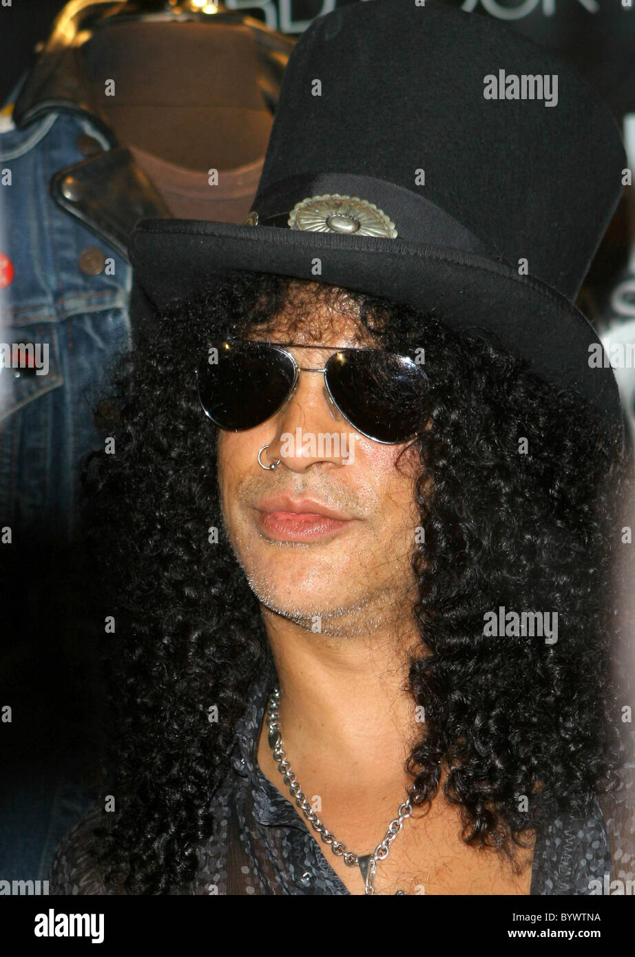 Slash Slash and iconic rock photographer Robert Knight are honored at ...