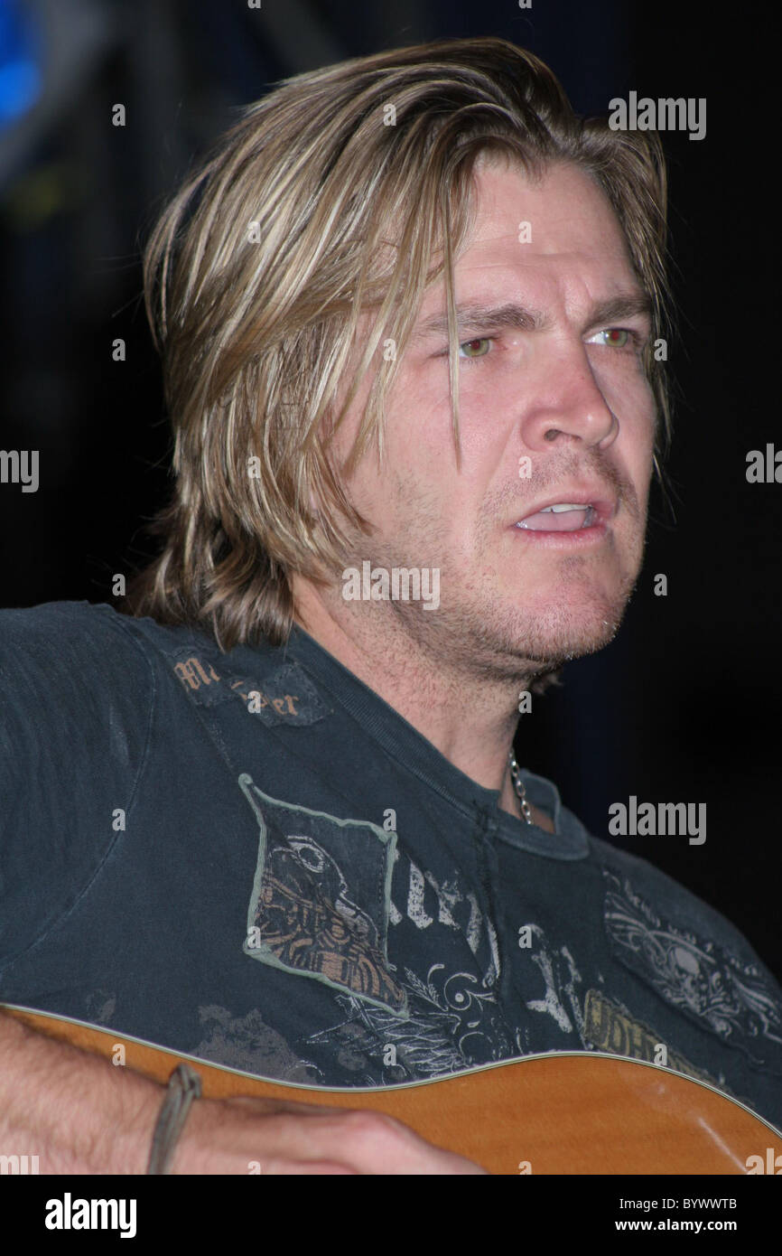 Country Music singer Jack Ingram performing live at the Boulder Station ...
