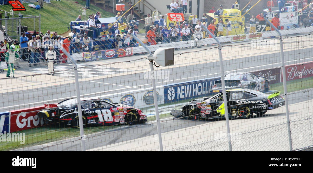 Busch Race car crash (The Monster Mile) Drivers Brad Coleman #18, Regan ...