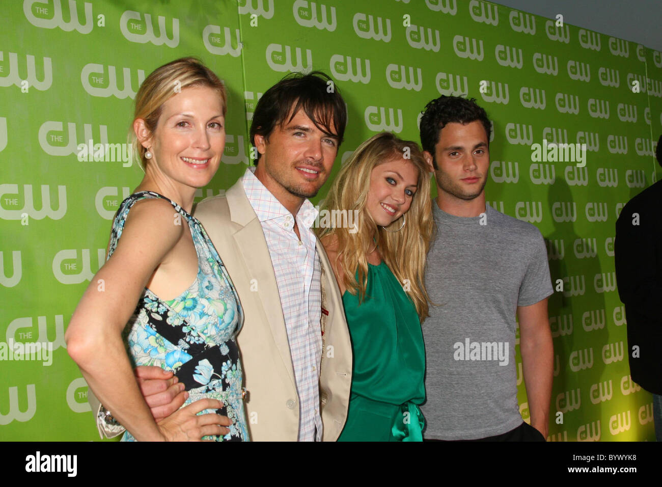 Cast of "Gossip Girl" (l-r) Kelly Rutherford, Matthew Settle, Taylor ...