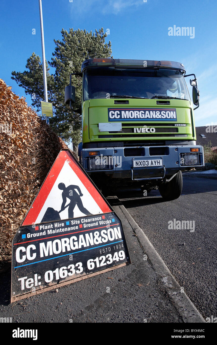 Men at work sign hi-res stock photography and images - Alamy
