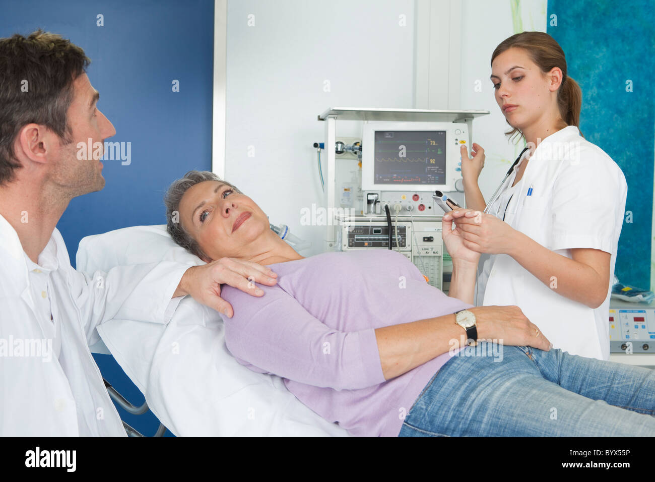 EKG monitoring with nurse and doctor Stock Photo - Alamy