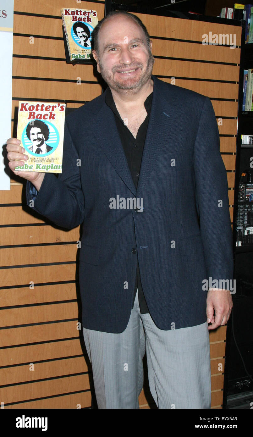 Gabe Kaplan at the launch of his new book 'Kotter's Back-Emails from a ...