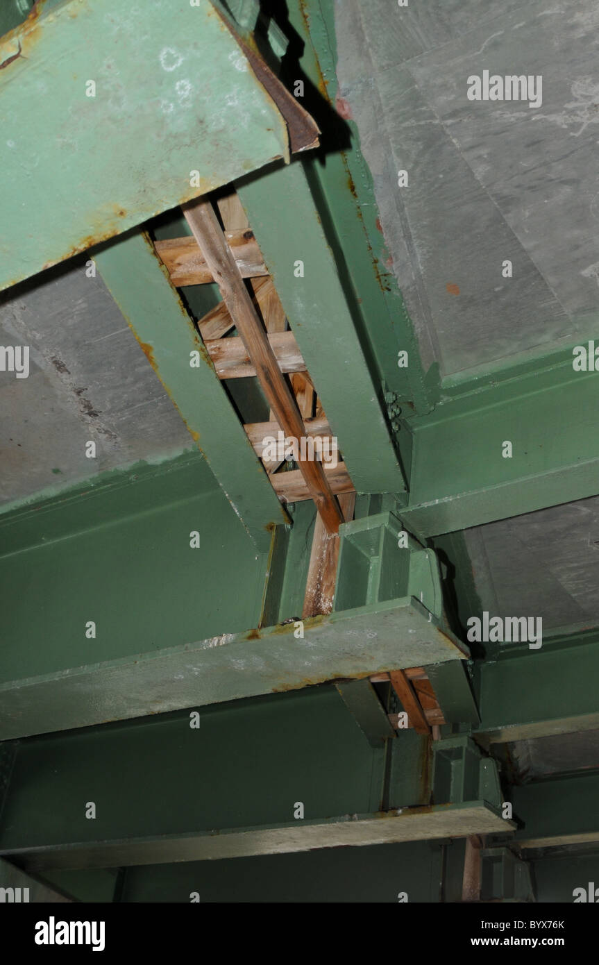 Bridge in need of repair Stock Photo - Alamy