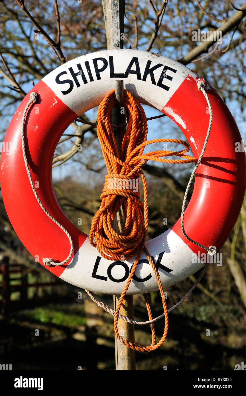 Lifebuoy at Shiplake Lock on the River Thames, Shiplake, Oxfordshire ...