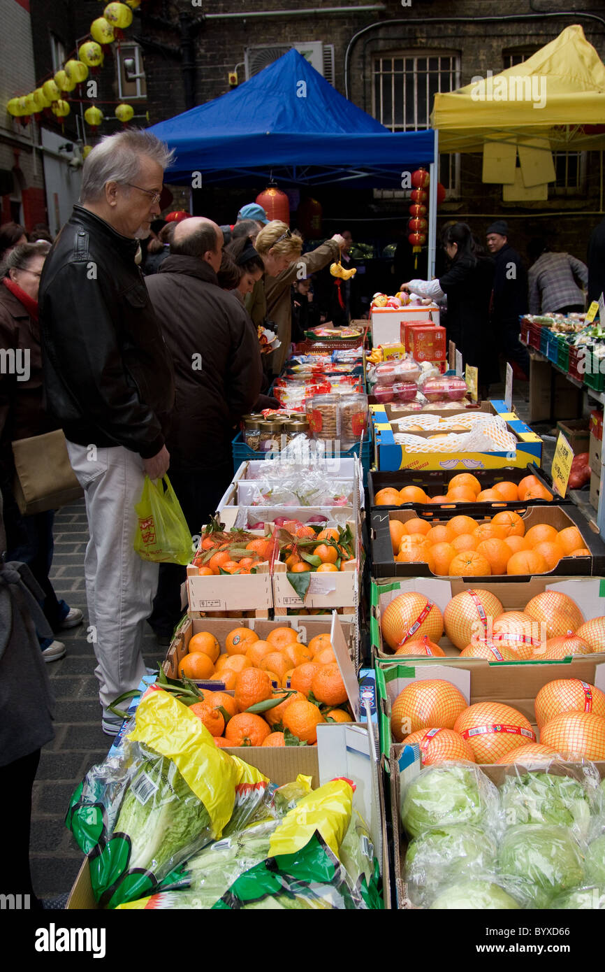 Fruit stall display hi-res stock photography and images - Alamy