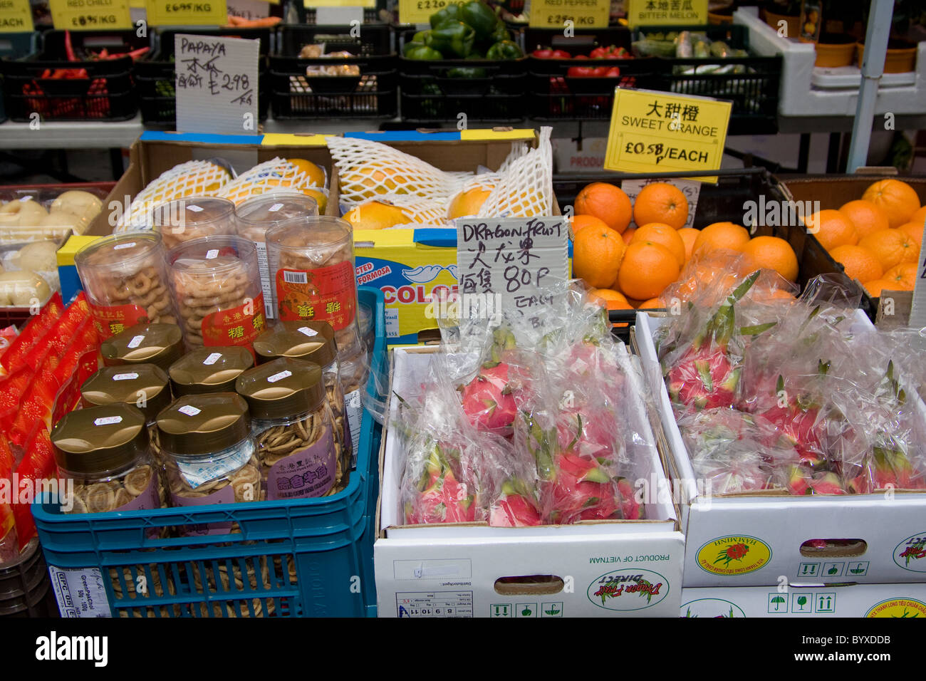 Box with chinese dragon hi-res stock photography and images - Alamy