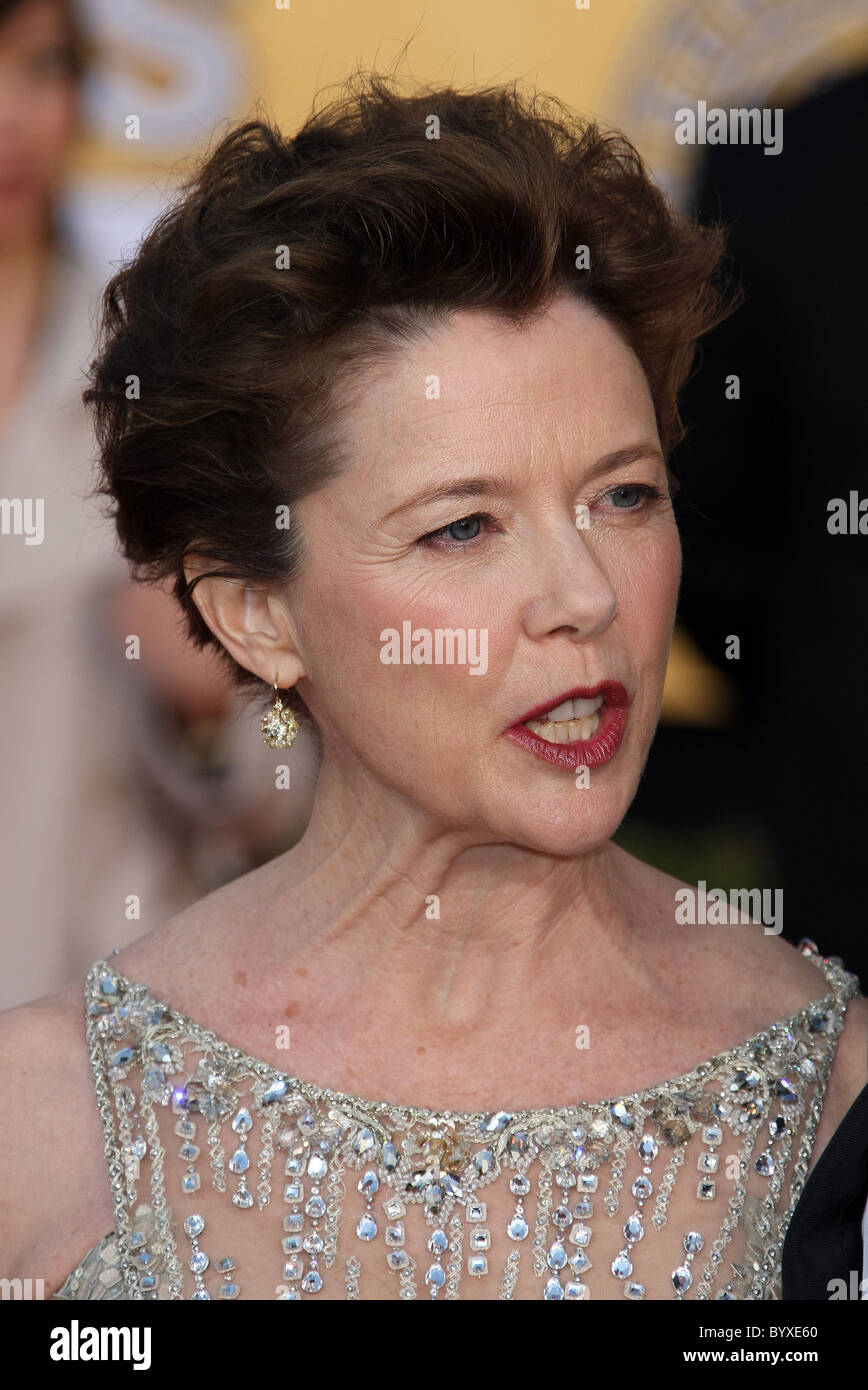 ANNETTE BENING 17TH ANNUAL SCREEN ACTOR GUILD AWARDS ARRIVALS DOWNTOWN ...
