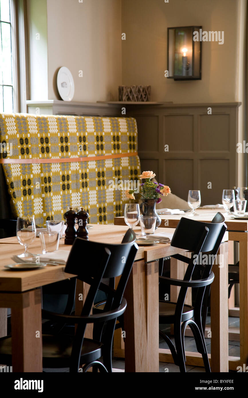 The Olde Bell Inn Hurley Berkshire England. Photo:Jeff Gilbert Stock ...