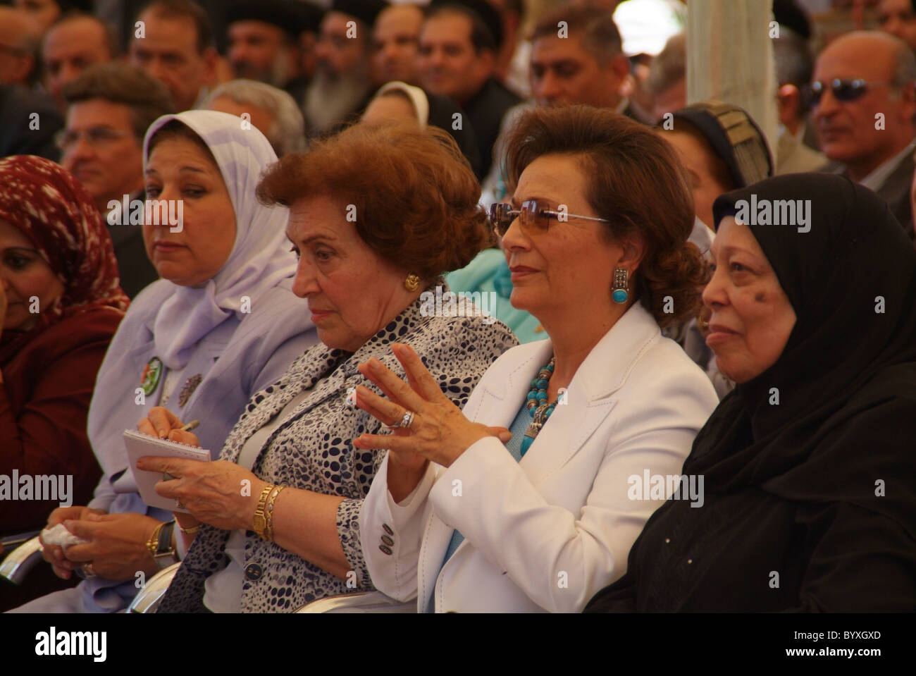 Suzanne Mubarak watches Egyptian President Hosni Mubarak campaigning in ...
